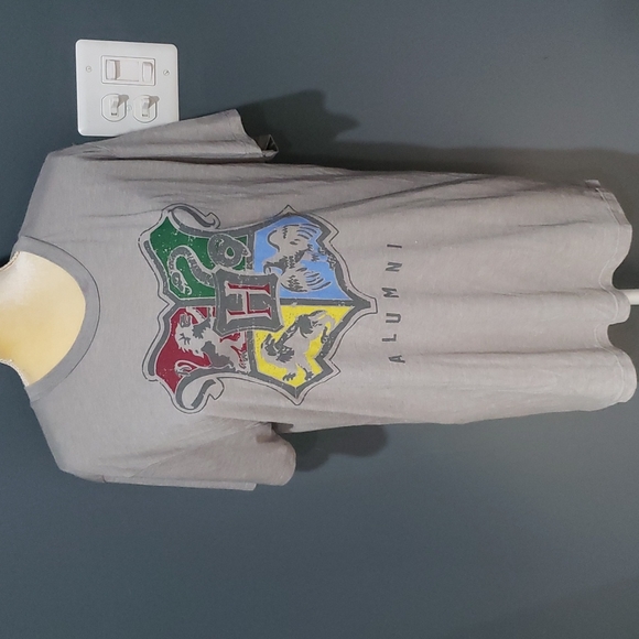 Wizarding World Of Harry Potter | Tops | Harry Potter Womens Hogwarts Crest Alumni Short Sleeve ...
